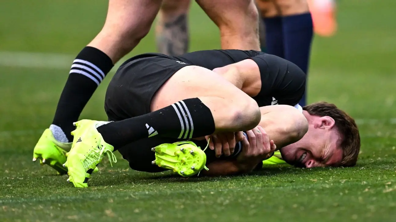 Baja sensible: Jordie Barrett se pierde el resto de la gira de los All ...